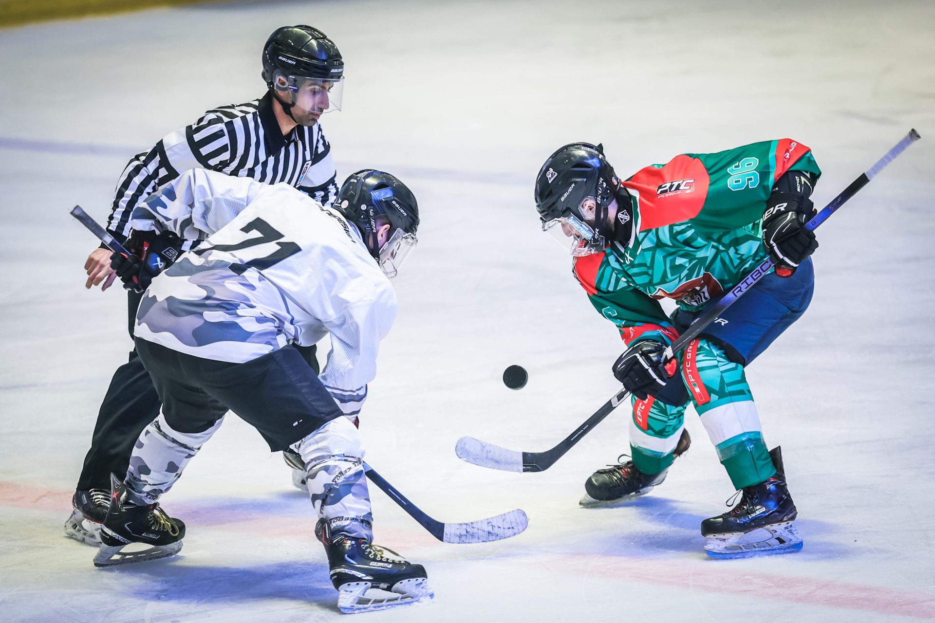 نیروی زمینی ارتش به پنجمین پیروزی خود در چهارمین دوره لیگ برتر هاکی روی ...