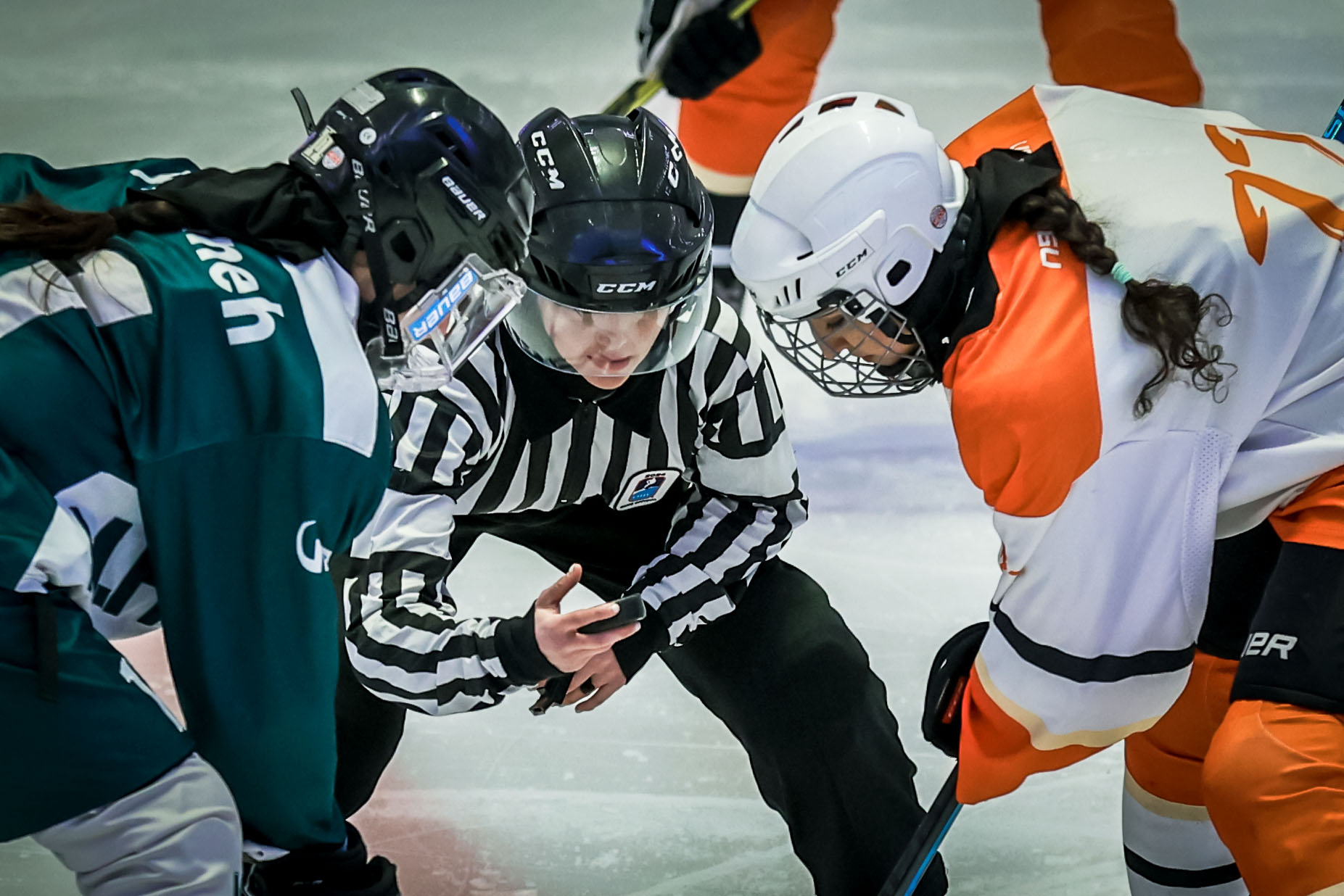 پیروزی صدرنشین لیگ برتر هاکی روی یخ بانوان مقابل تیم قعرنشین . | انجمن ...